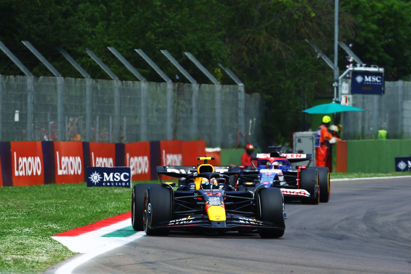 Red Bull vê "corrida de duas metades" em Ímola e elogia Verstappen ...