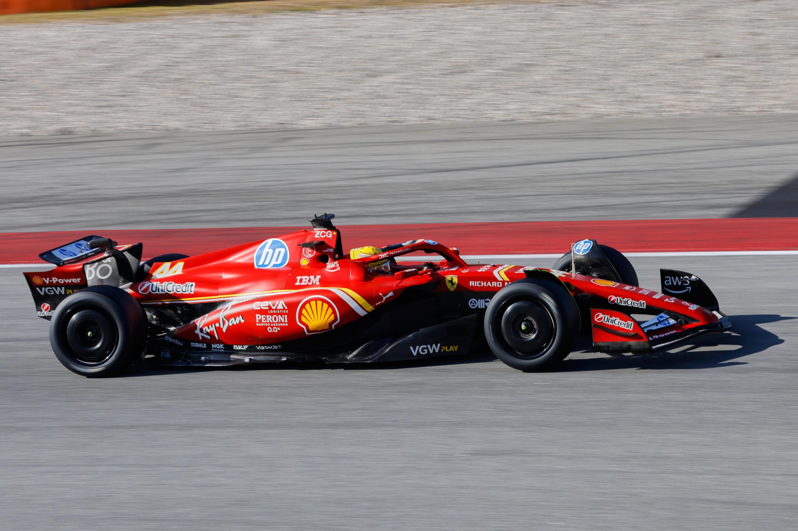 Norris líder e Hamilton com Ferrari de 2024: o teste da Pirelli em ...